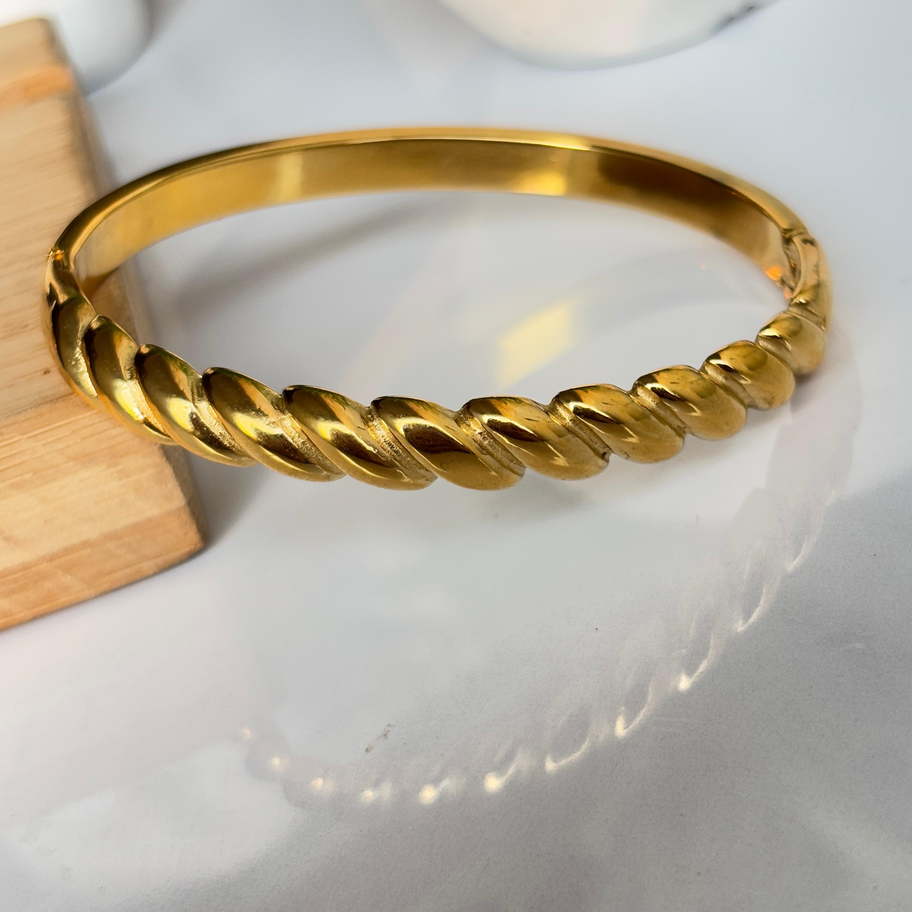 Half Twisted Bracelet | Anti-Tarnish 18K Bracelets | LAVENDER OFFICIAL – Lavender Official