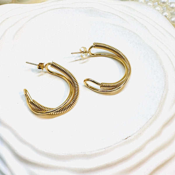 Shailey Twisted 18K Hoops | Anti-Tarnish 18K Gold Plated | LAVENDER OFFICIAL – Lavender Official